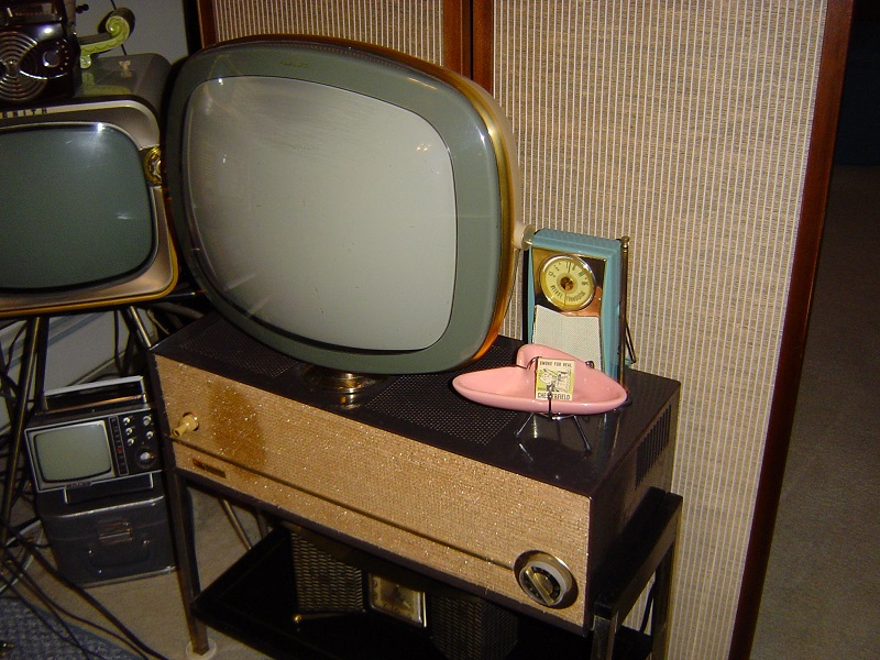 Vintage televisions, anyone? Post pics here! | Page 7 | The Fedora Lounge
